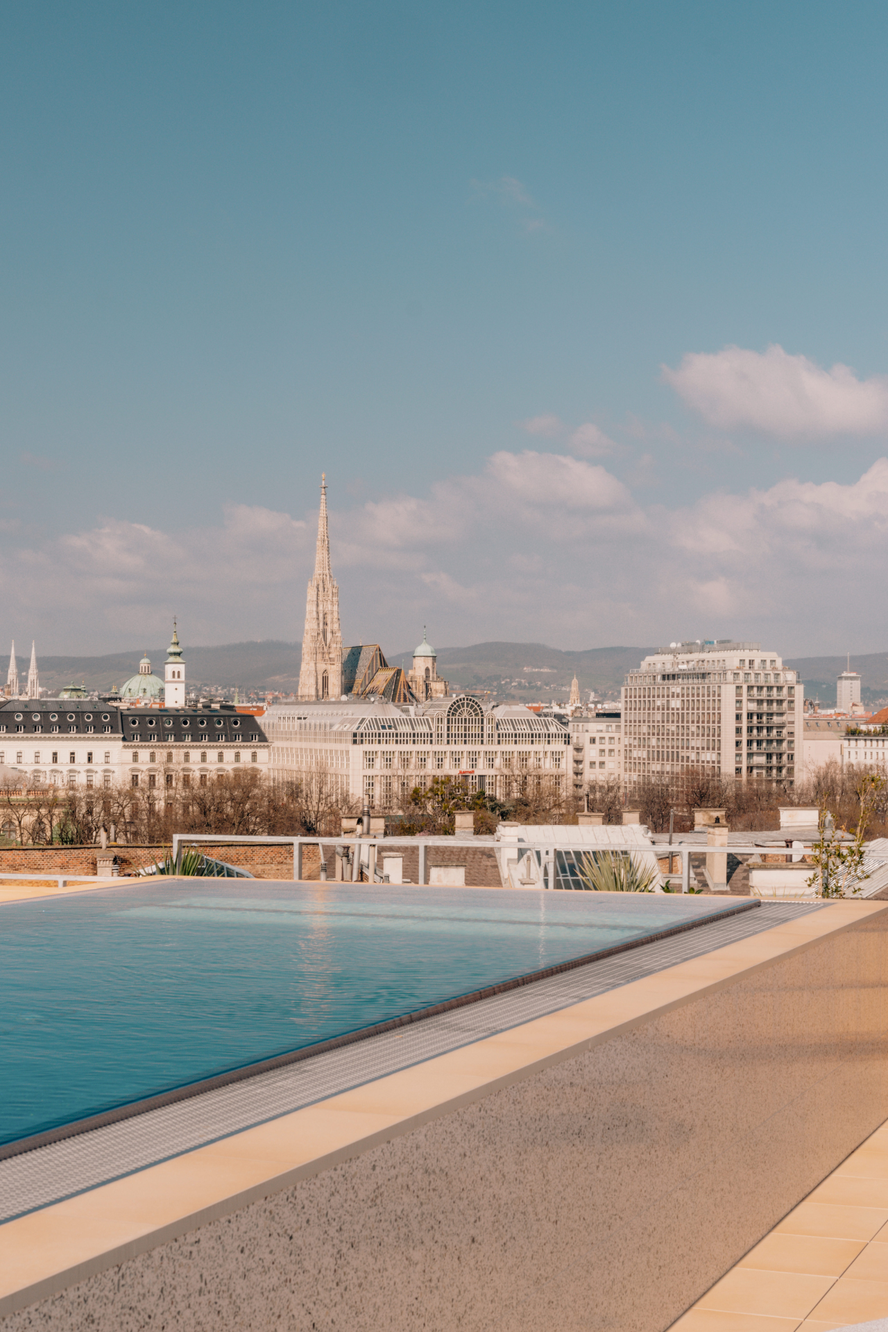Hoch hinaus: Unsere liebsten Rooftop-Bars in Wien - Wienerin
